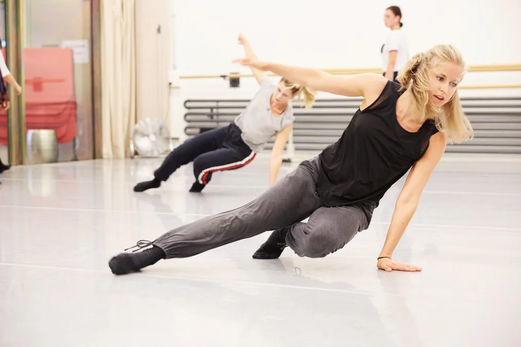 Contemporary Floorwork | tanzwerk101.ch